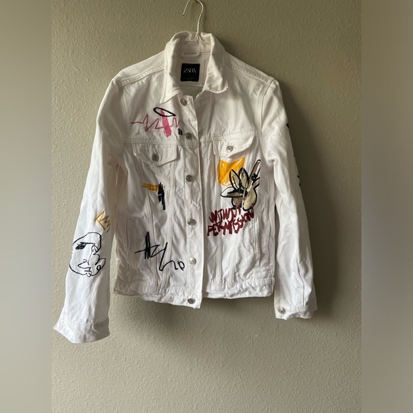 Zara | Jackets & Coats | Zara White Denim Comic Graphic Print Jacket ...